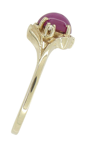 1970s Linde Star Ruby & Diamonds Twist Vintage Ring in Yellow Gold ...